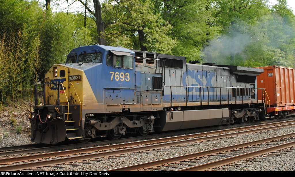 Bright Future painted CSX CW40-8 7693 leads Q706-28